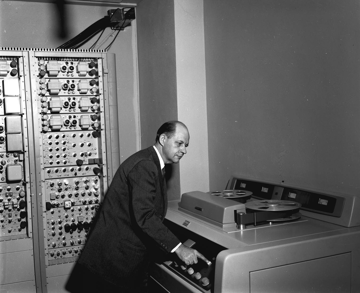 The First Videotape Machines at KRLD-TV